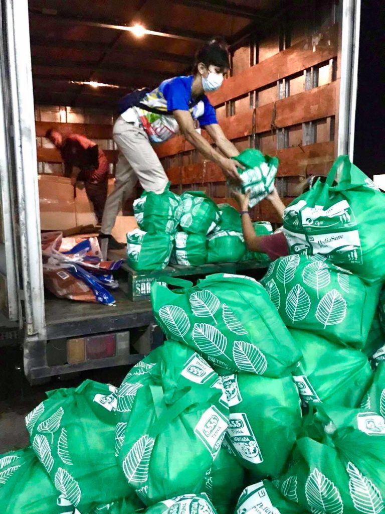 Relief packs for Ulysses victims - Philippines Graphic