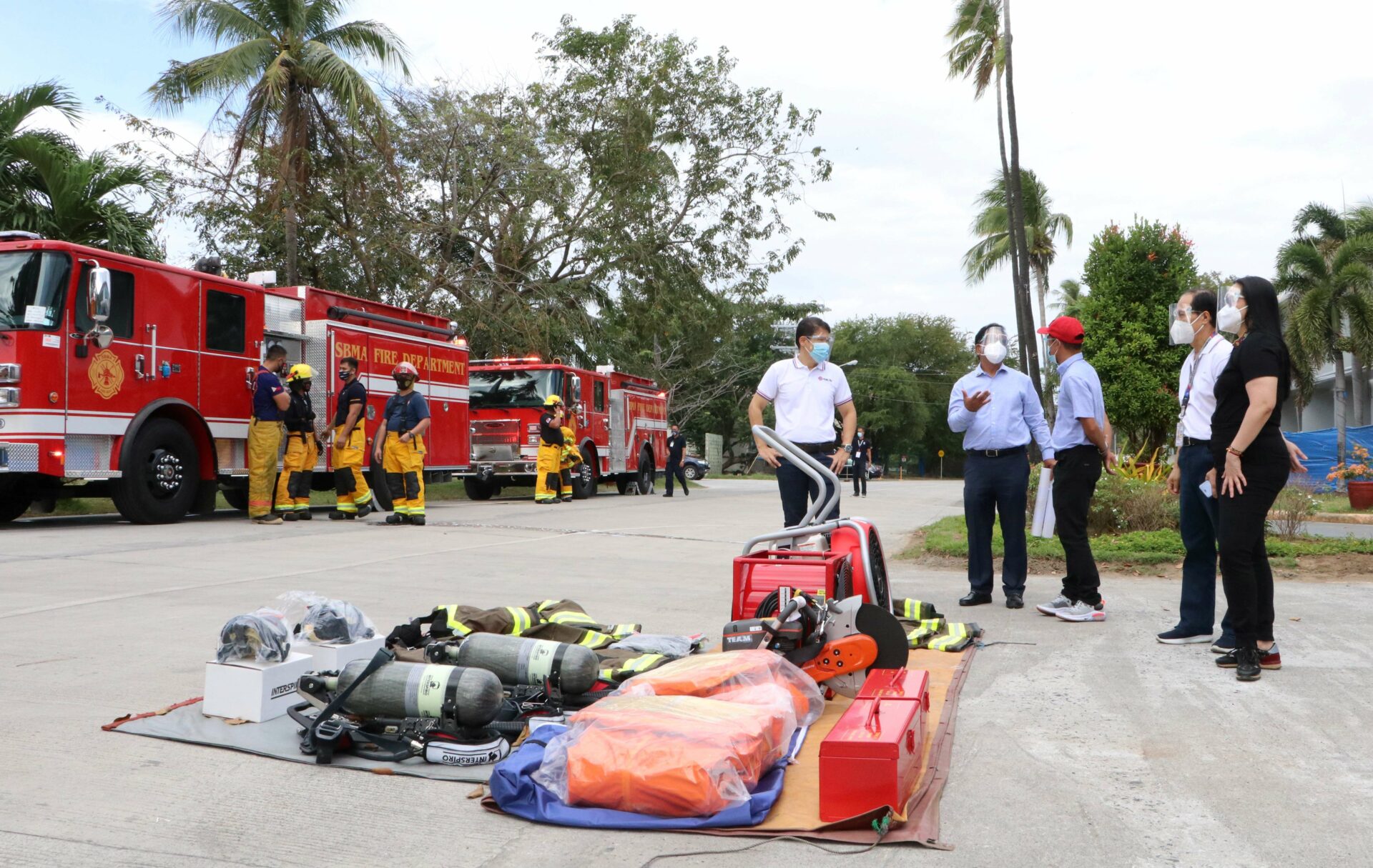 SBMA gets 3 top-of-the-line firetrucks - Philippines Graphic