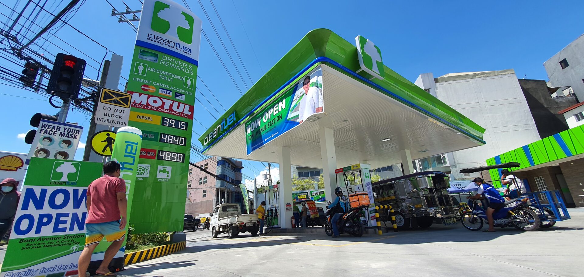 Cleanfuel opens third Mandaluyong City station - Philippines Graphic