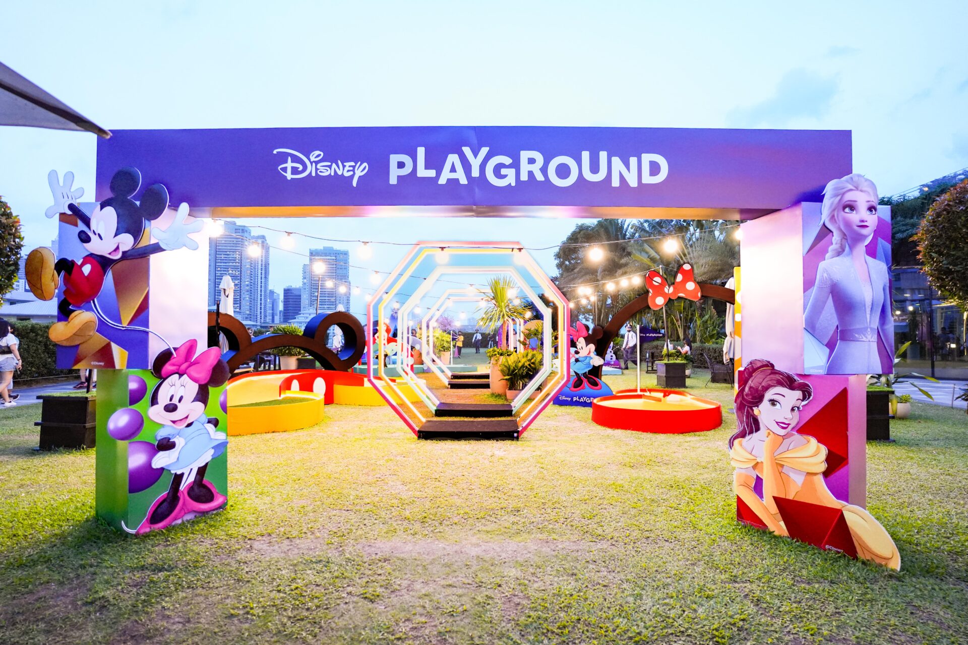 SM Aura Premier's Roof-deck welcomes a new limited-time Mini Golf ...