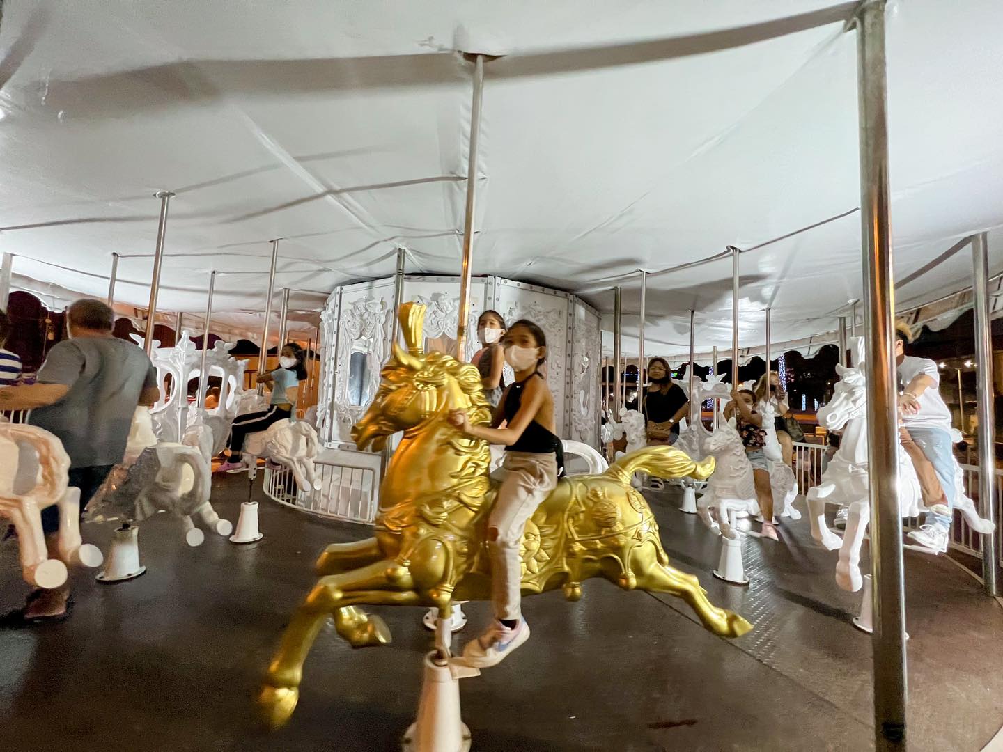 Relive the classic holiday feels with Araneta City’s Mini Fiesta ...