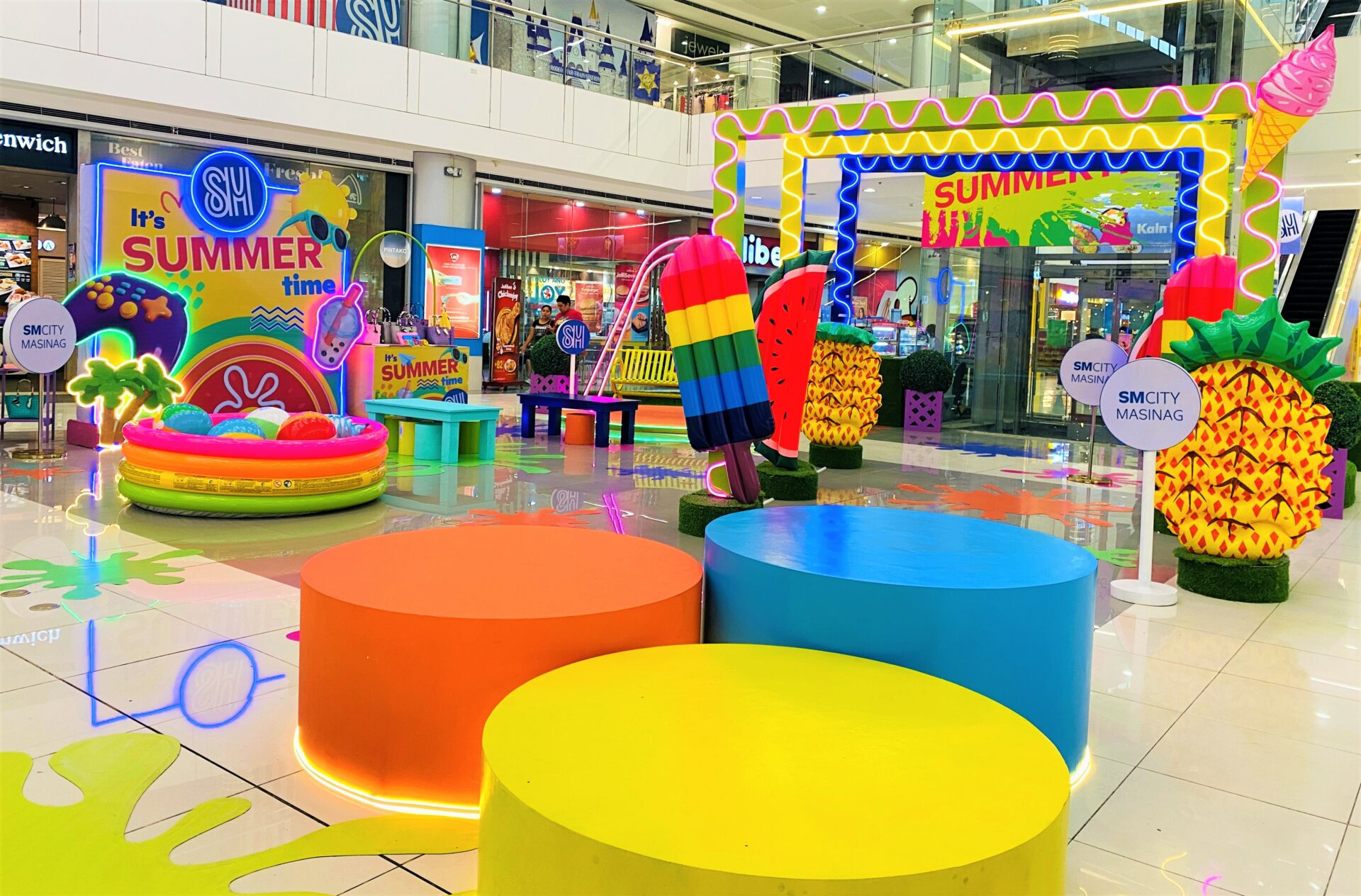 It’s Summertime at SM Supermalls - Philippines Graphic