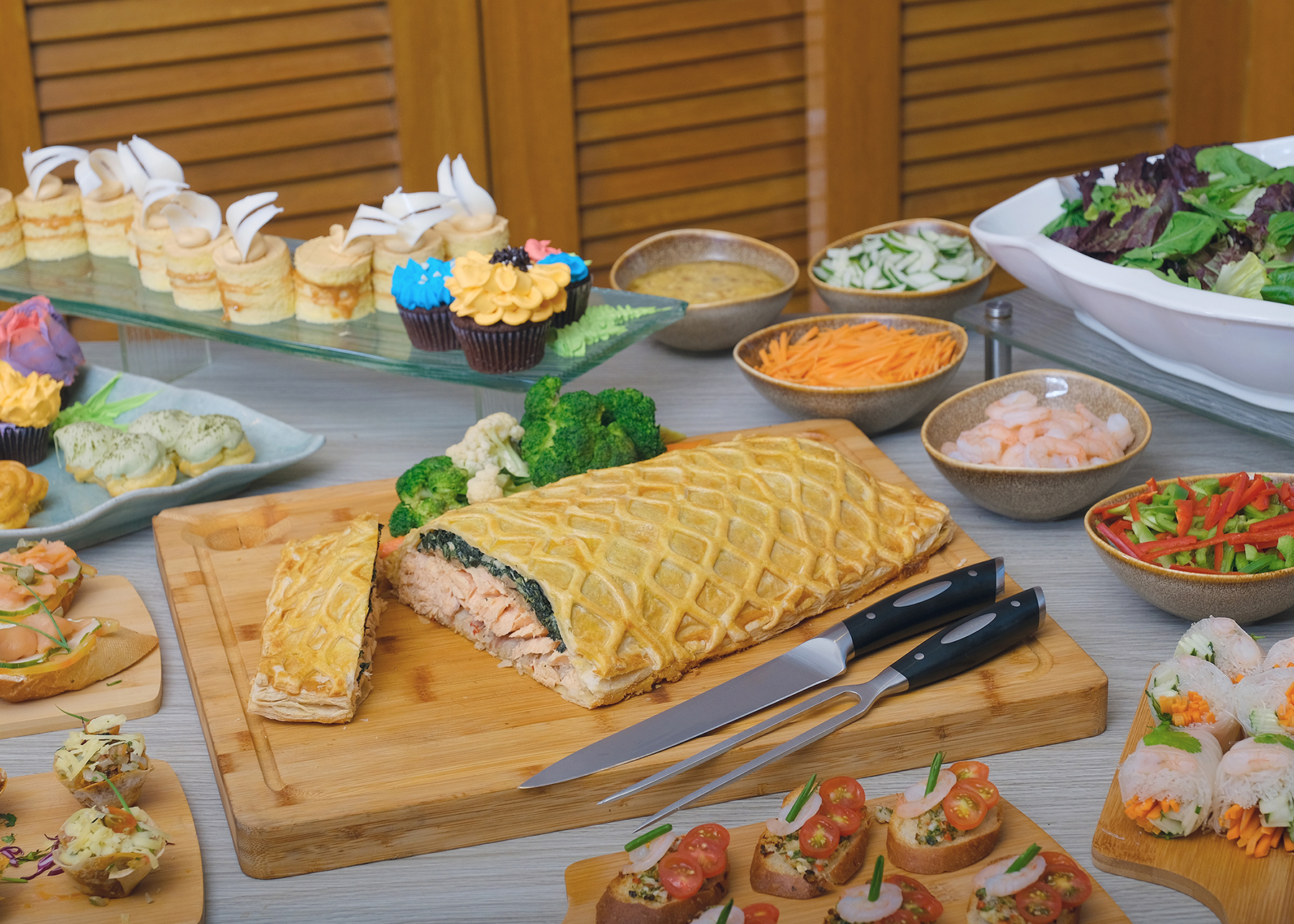 Celebrate Special MOM-ents at a Richmonde Hotel - Philippines Graphic