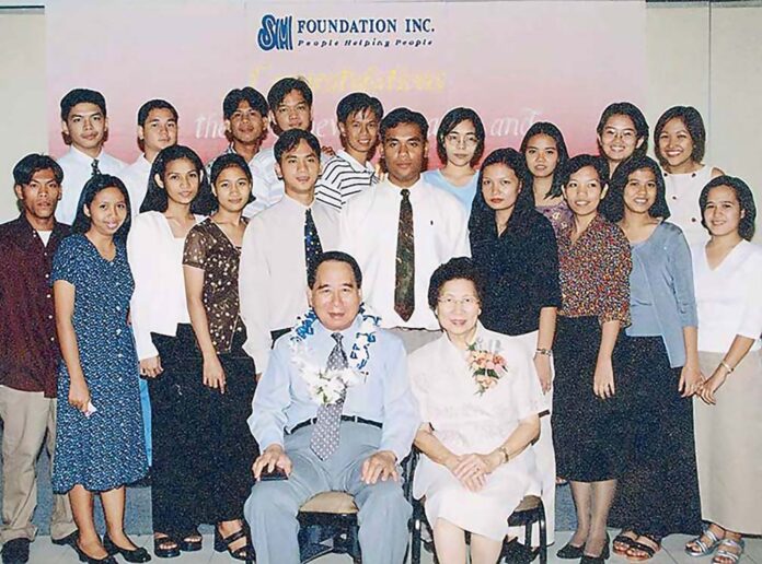 SMFI scholars & the pursuit of happiness - Philippines Graphic