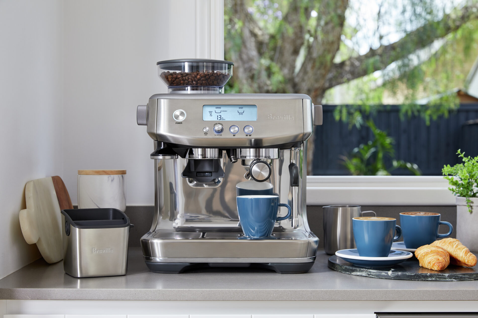 Hey Coffee Lovers! This New Espresso Machine Gives You Homemade Third-Wave Quality Coffee in ...