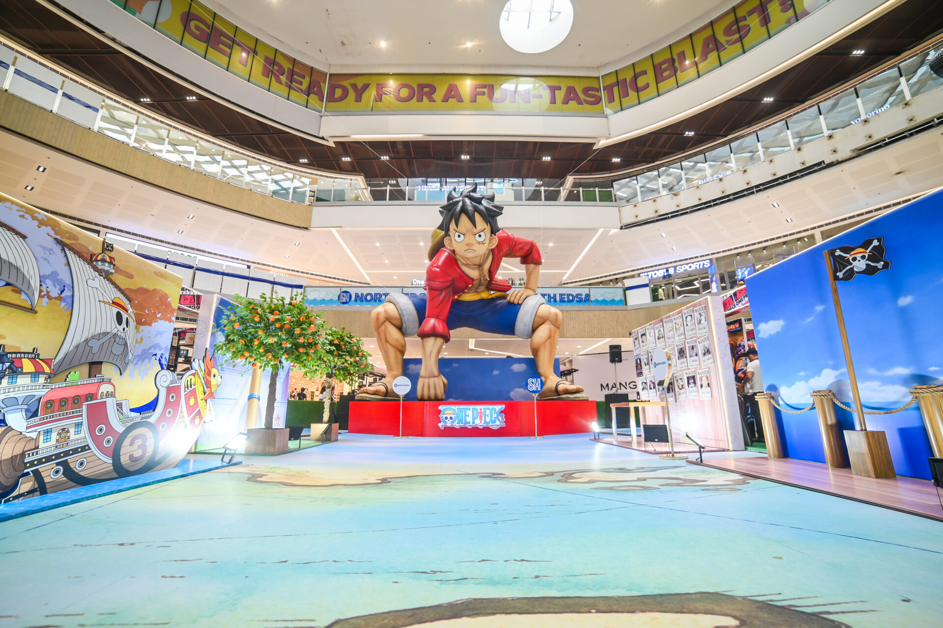 21-ft Tall Straw Hat Luffy sets sail to SM North EDSA for Animezing ...