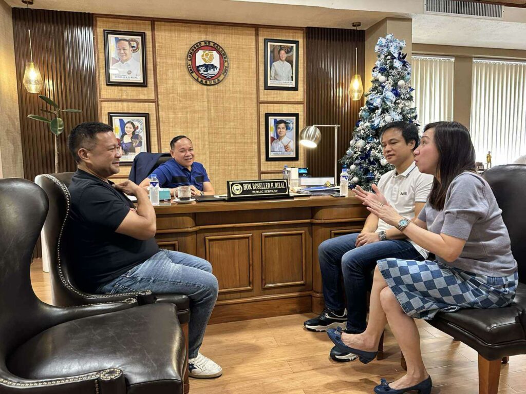 Sen. JV visits Calamba - Philippines Graphic