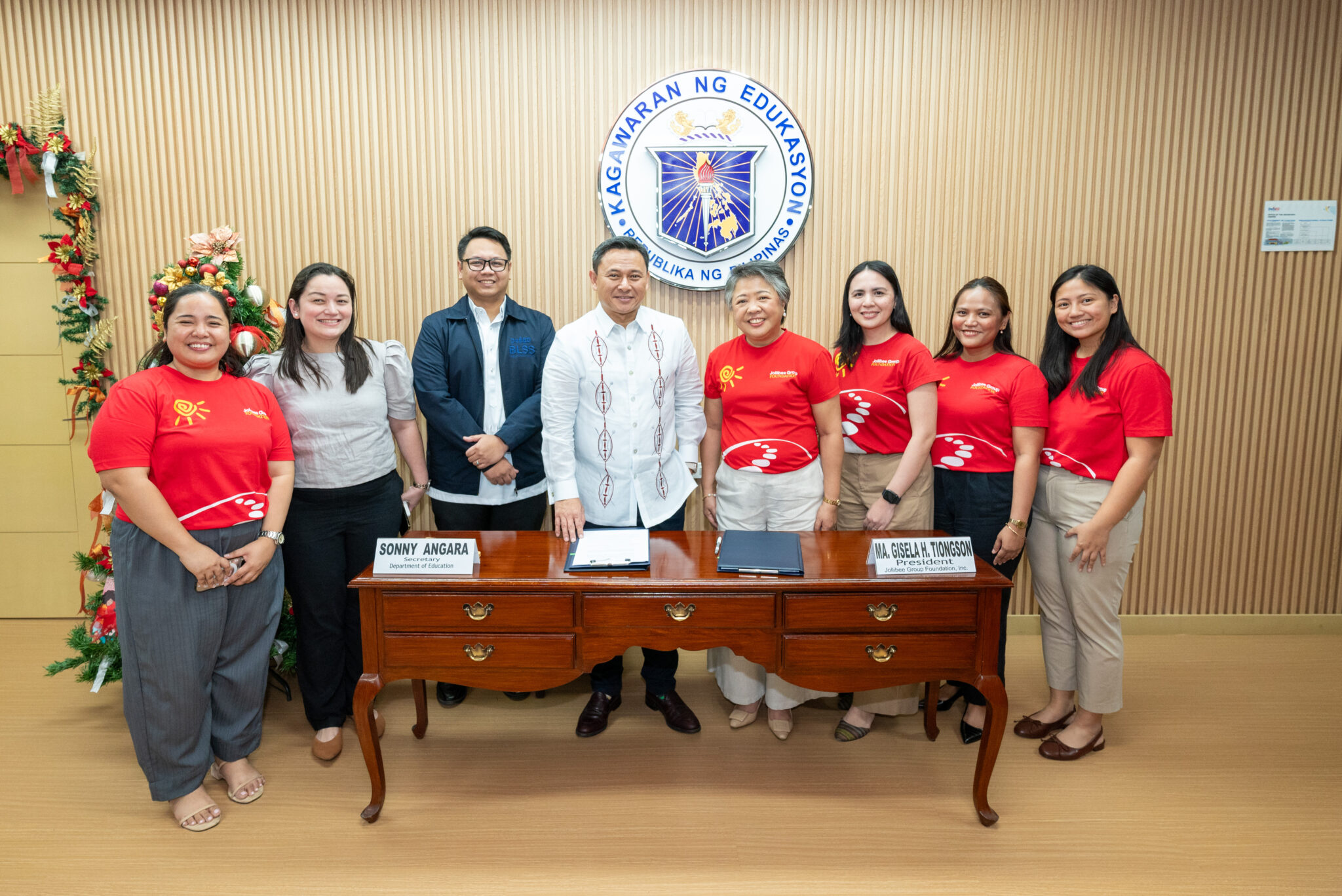 Jollibee Group Foundation, DepEd to Expand Central Kitchen Model for ...