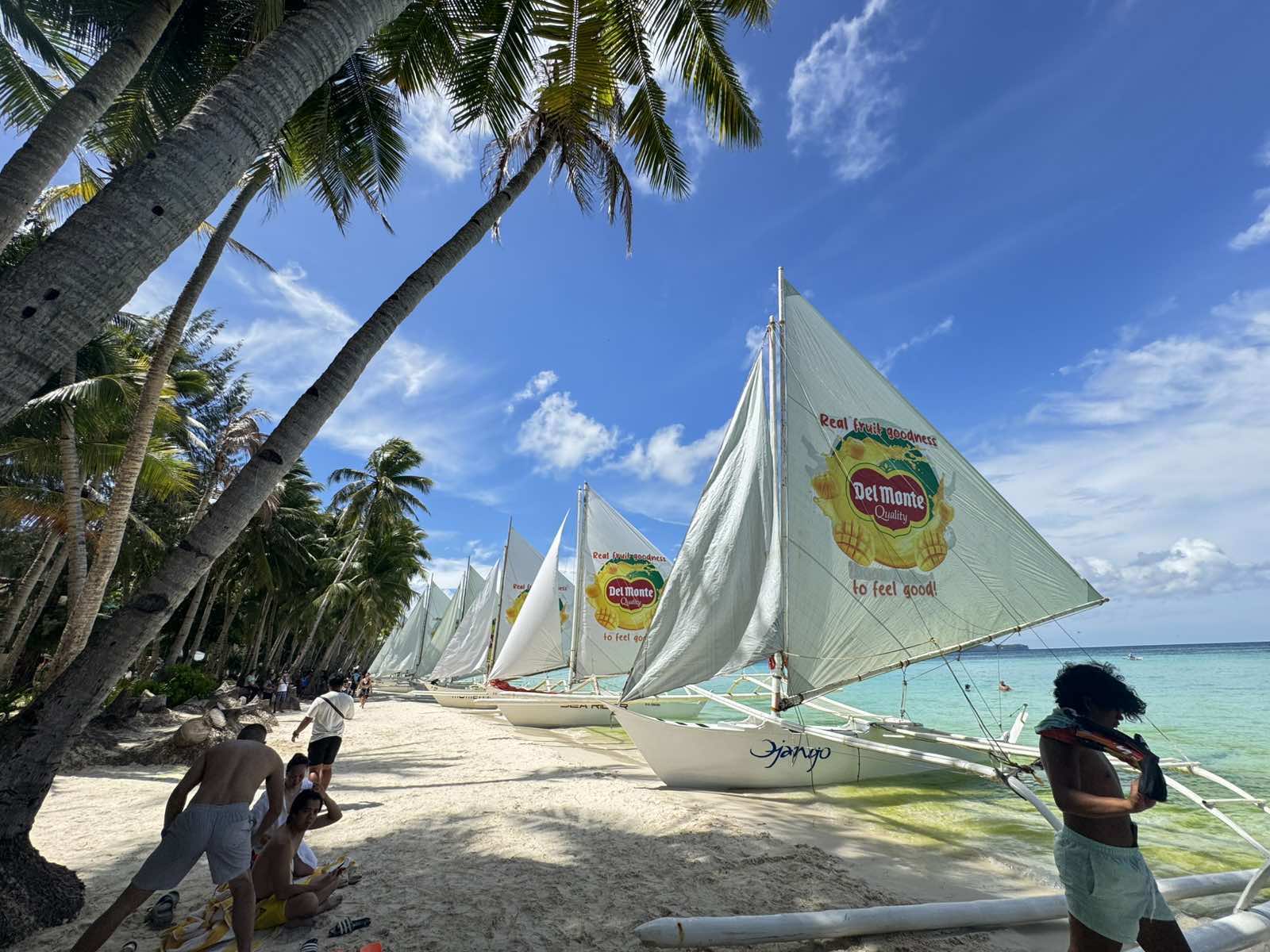 Flaunt Your Summer Glow: Del Monte Juice Drinks for Real Fruit Goodness ...